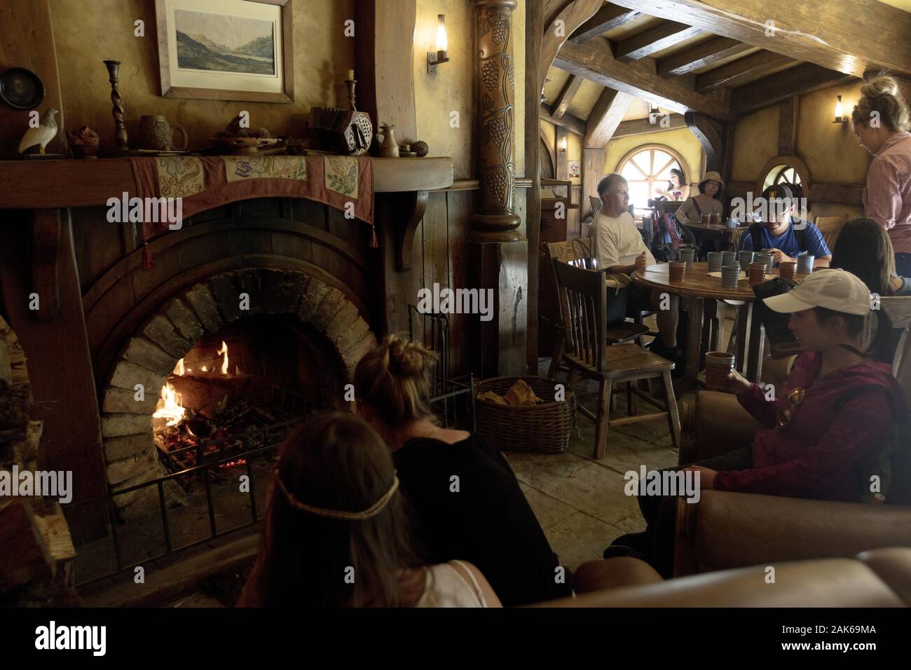 Nordinsel/Waikato: Hobbiton Movie Set in Matamata, Pub "The Green ...