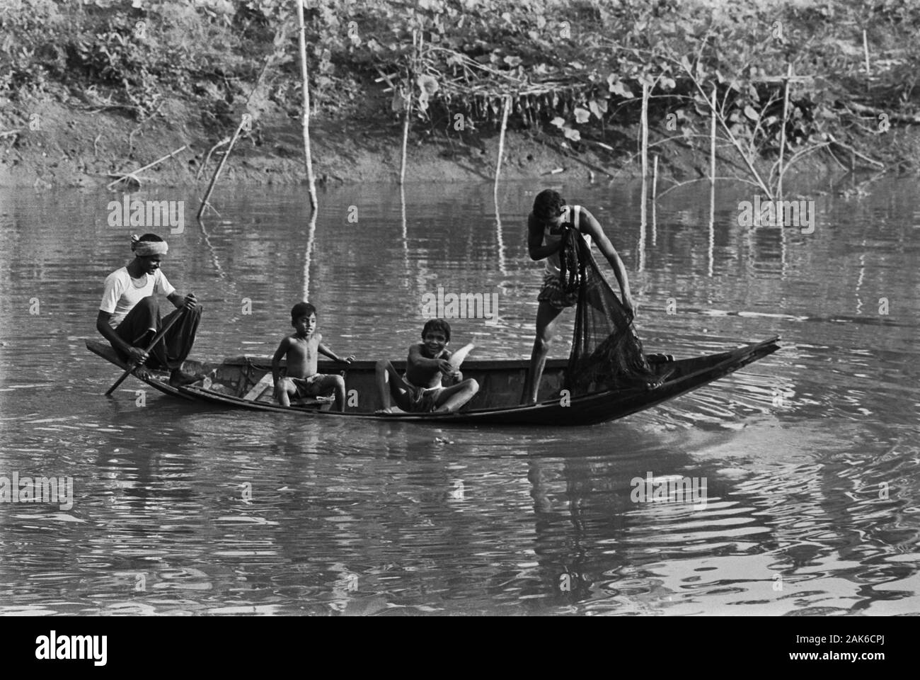 Bangladesh ponds hi-res stock photography and images - Alamy