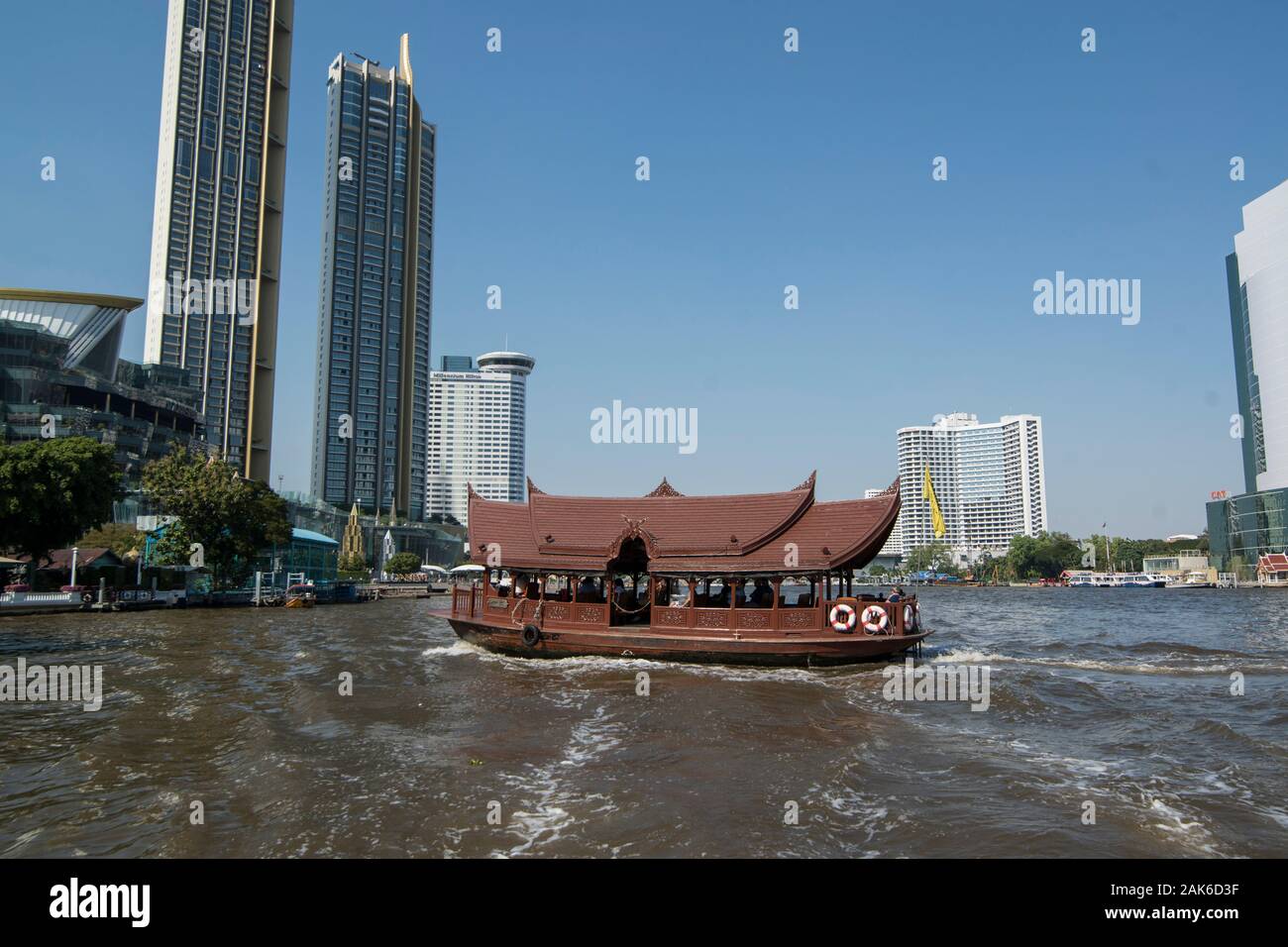 Iconsiam boat hi-res stock photography and images - Alamy