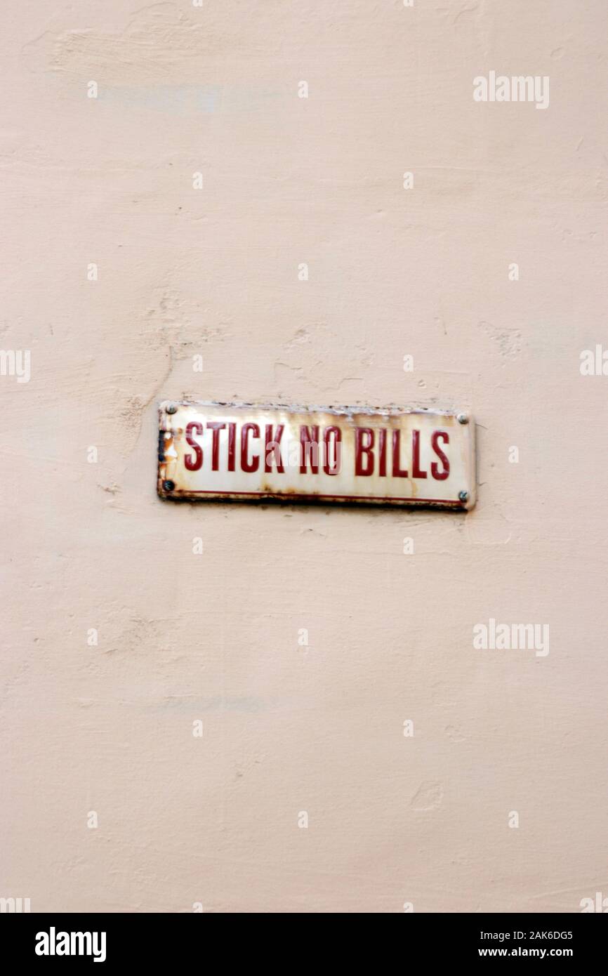 Stick No Bills Sign Stock Photo - Alamy