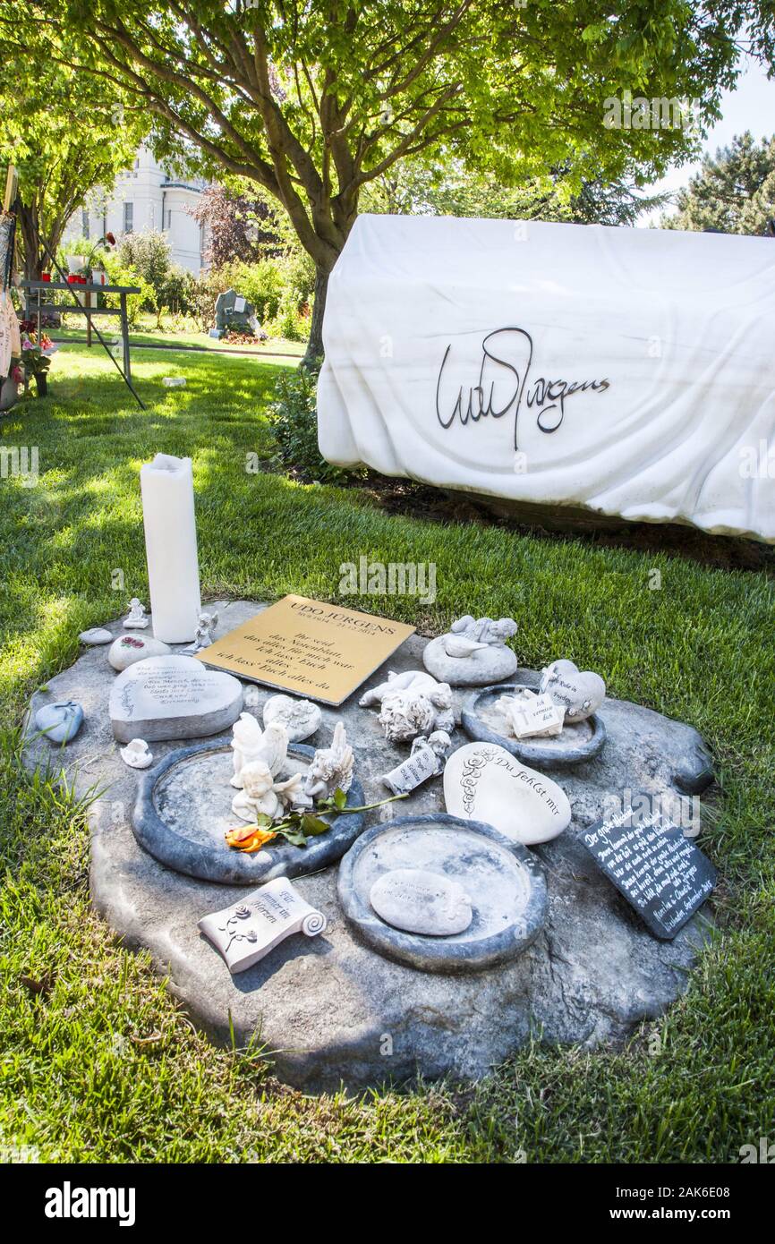 11. Bezirk/Simmering: Grabstaette von Udo Juergens auf dem Wiener ...