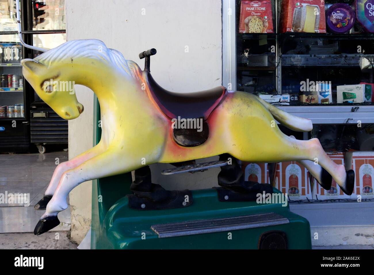 Coin operated horse hi-res stock photography and images - Alamy