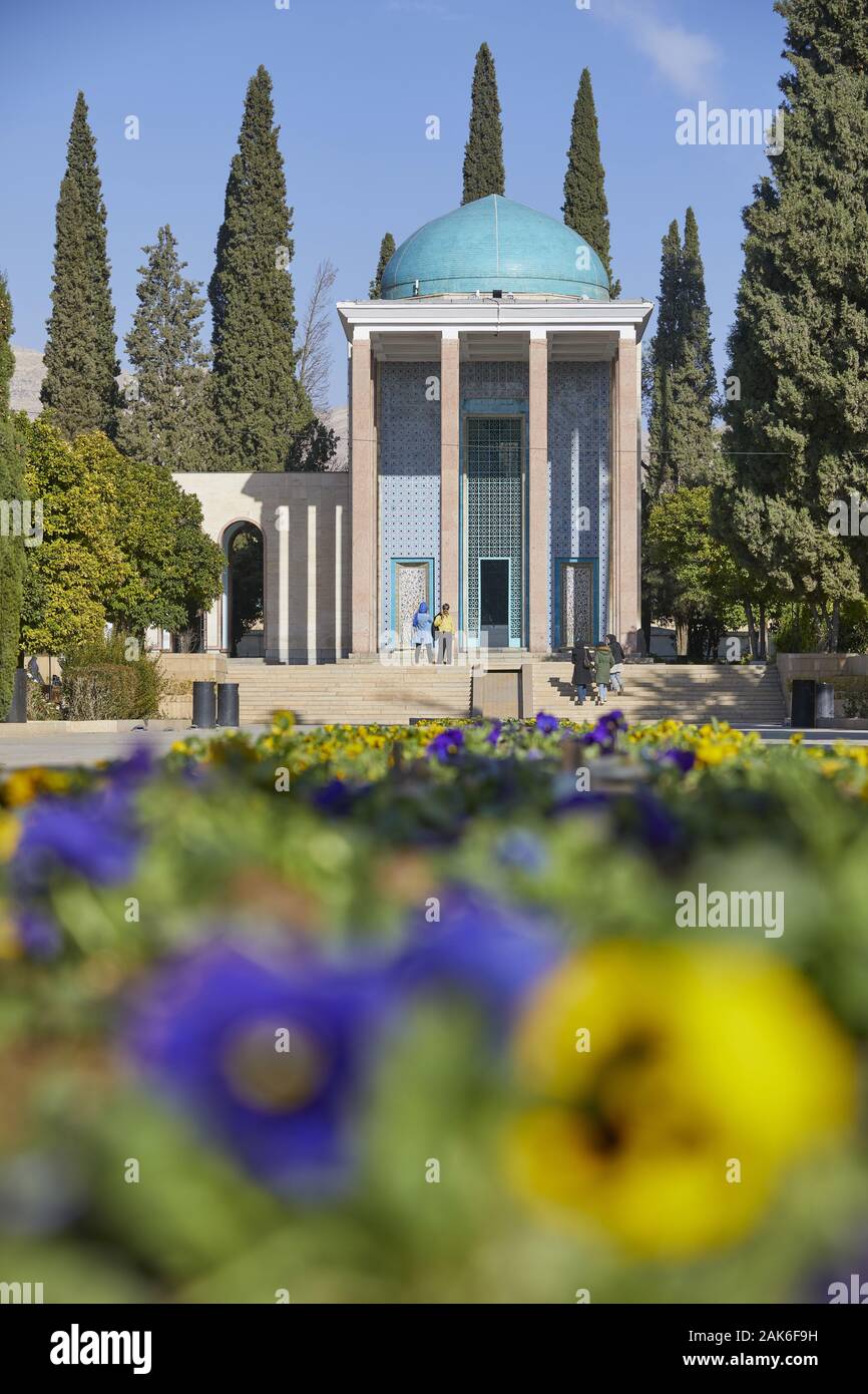 Tomb of saadi shiraz iran hi-res stock photography and images - Alamy
