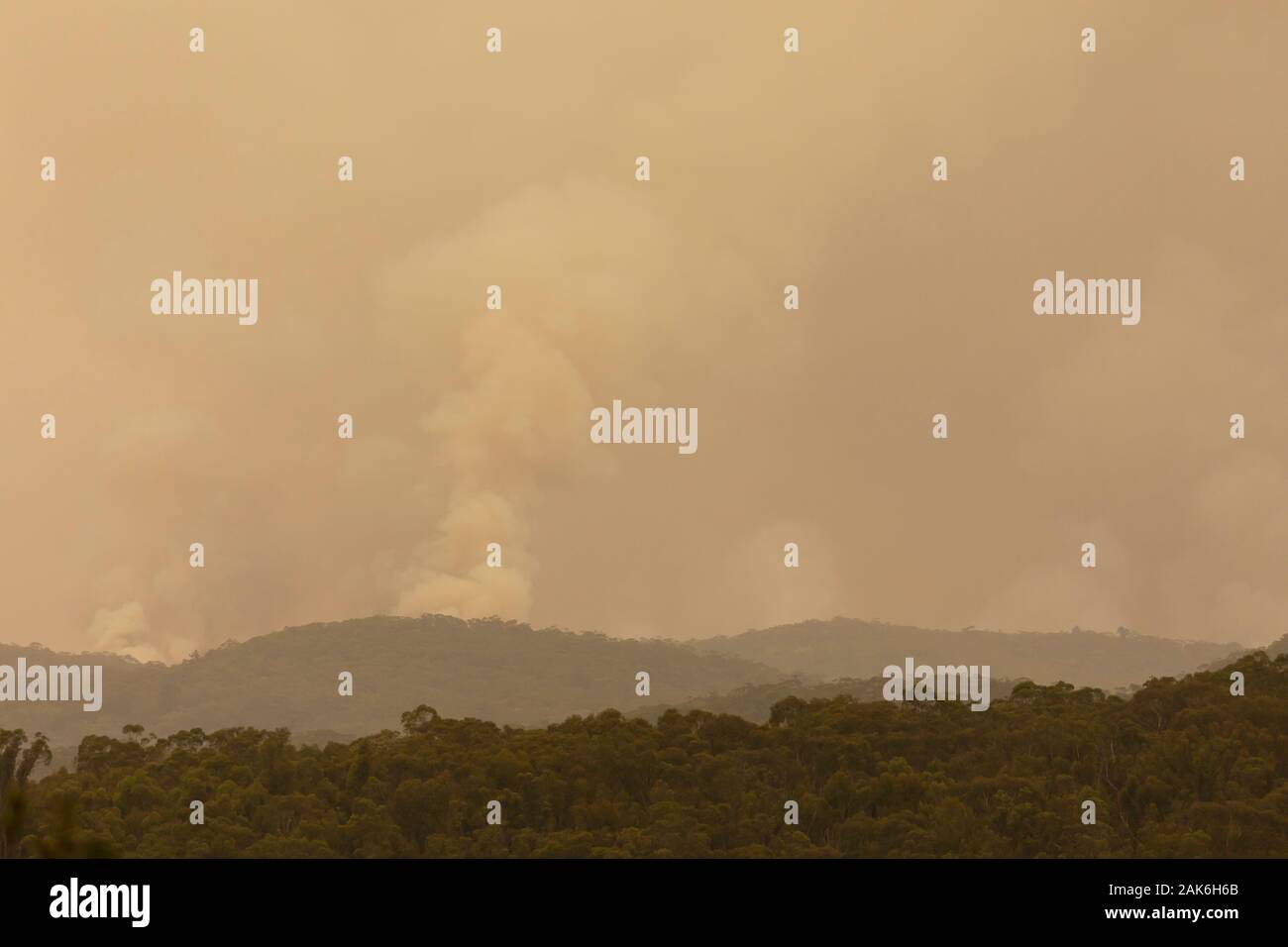 Smoke from a large bushfire in The Blue Mountains in Australia Stock ...