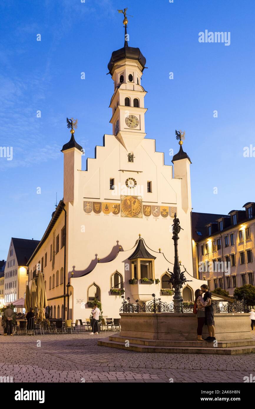 Kempten: Marktplatz mit Rathaus und Rathausbrunnen, Allgaeu | usage ...