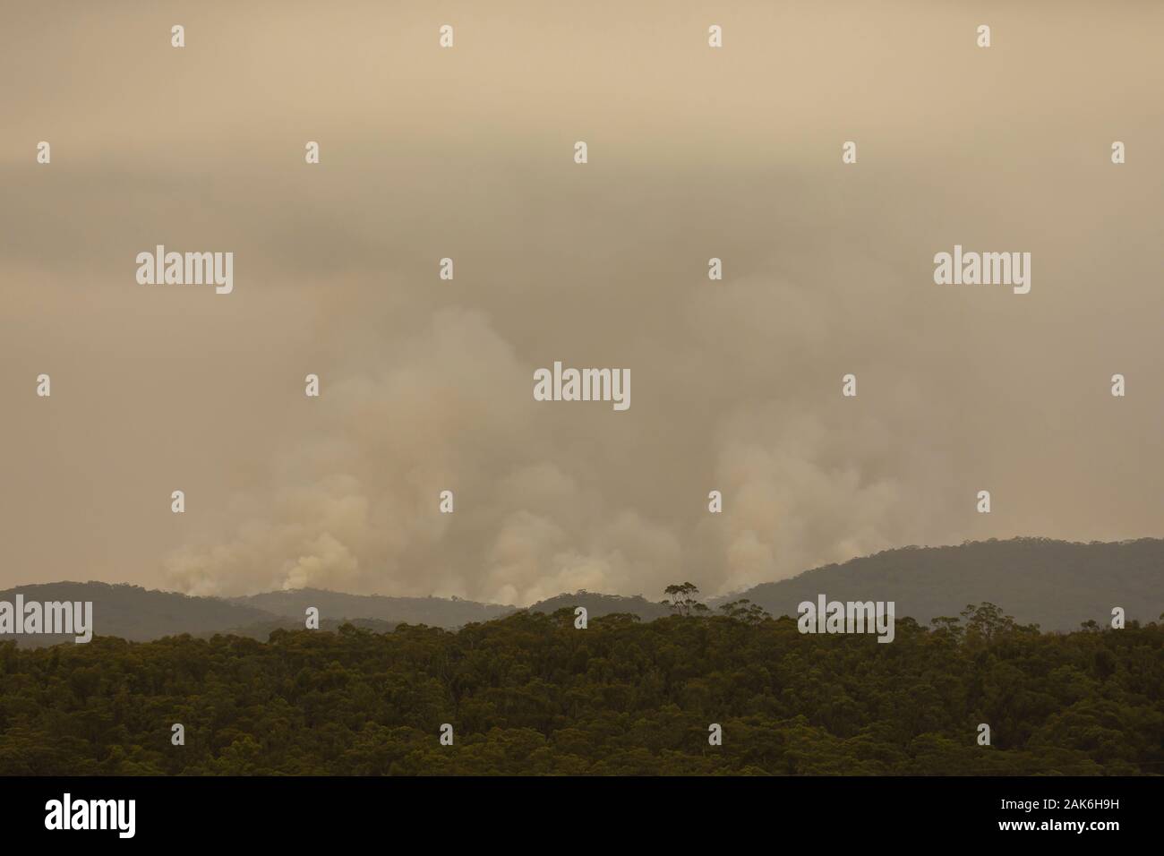 Smoke from a large bushfire in The Blue Mountains in Australia Stock ...