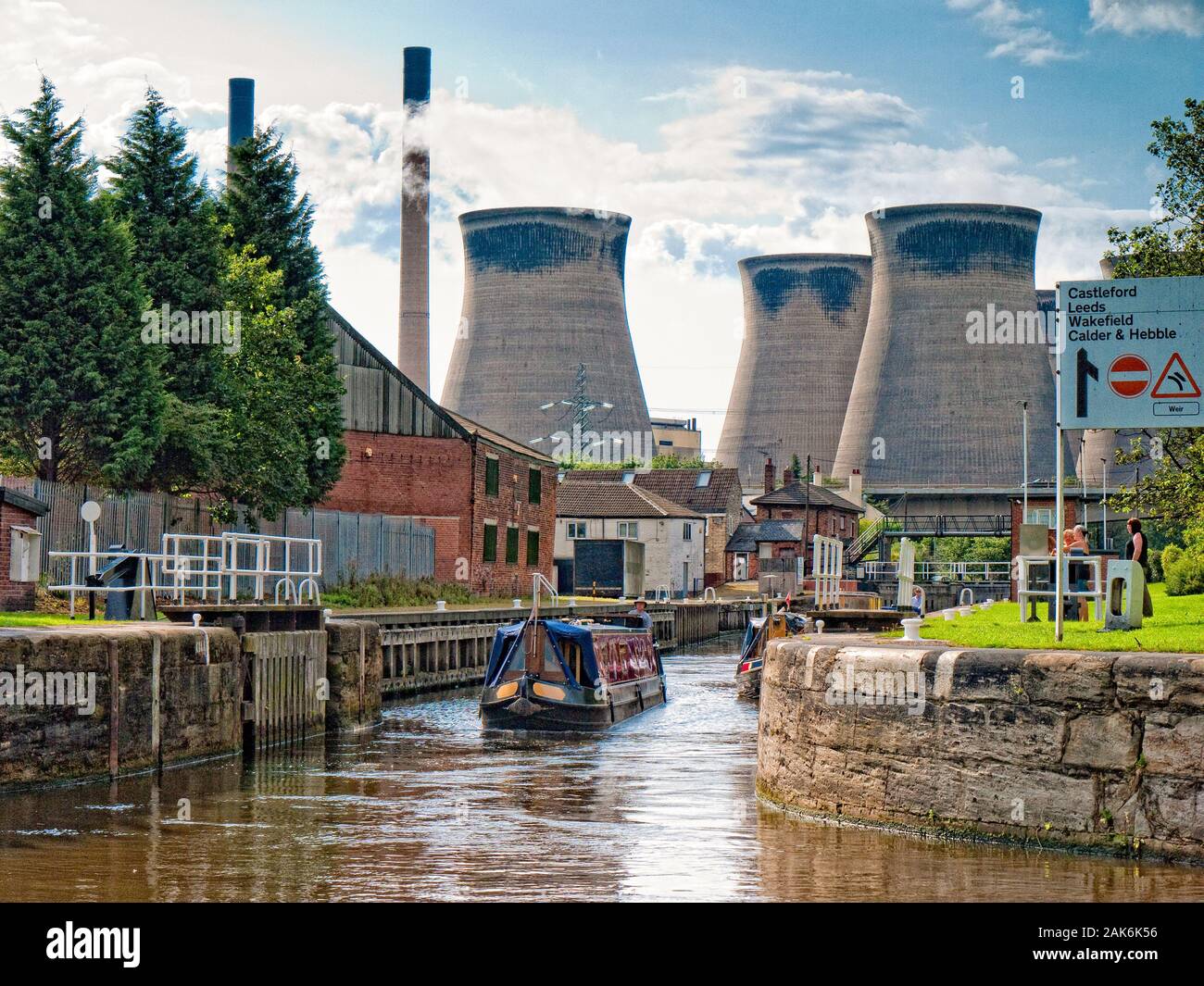 Ferrybridge Lock with power station cooling towers behind Stock Photo ...