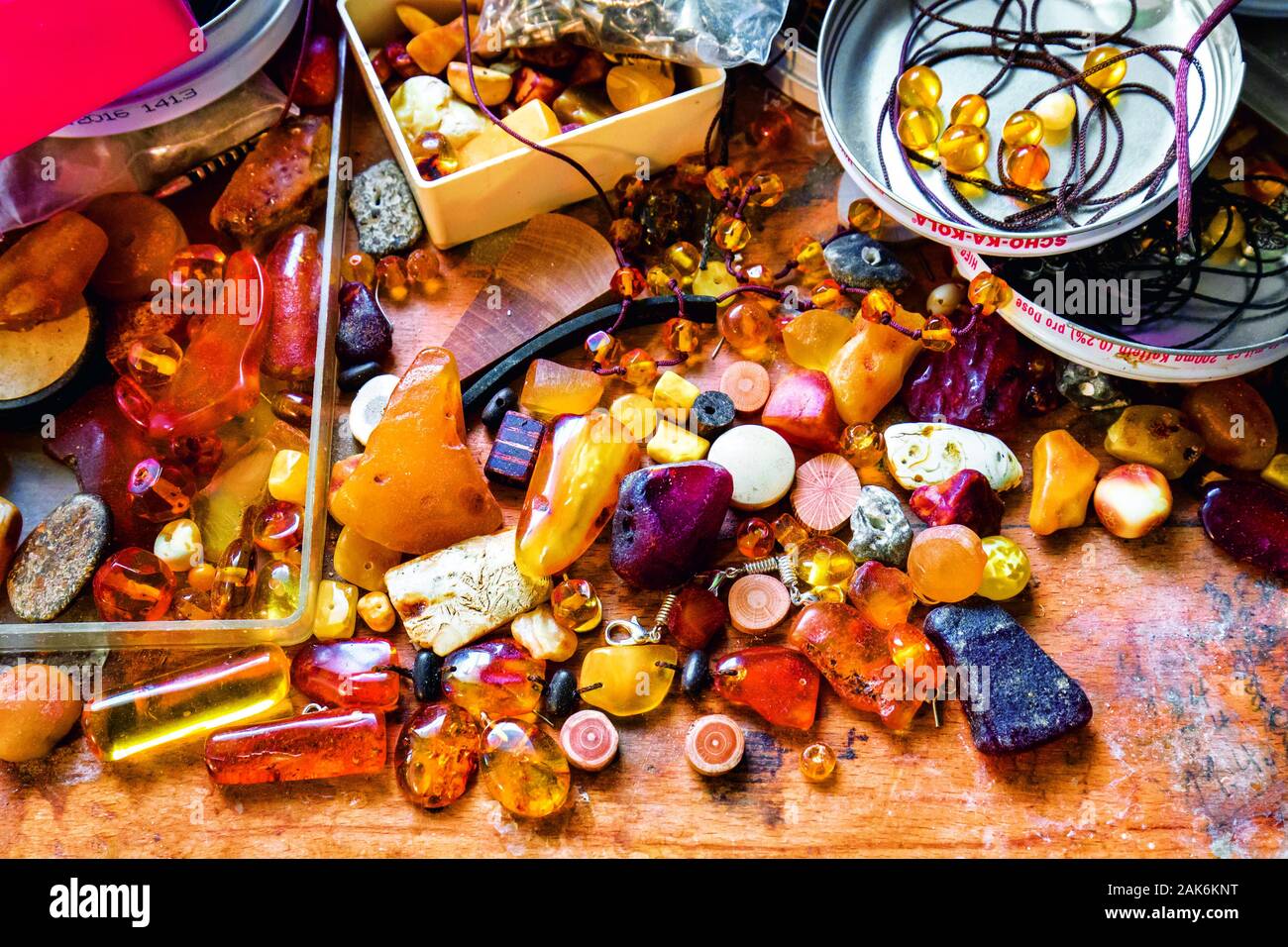 Insel Hiddensee: Bernsteinwerkstatt in Vitte, Ruegen | usage worldwide ...