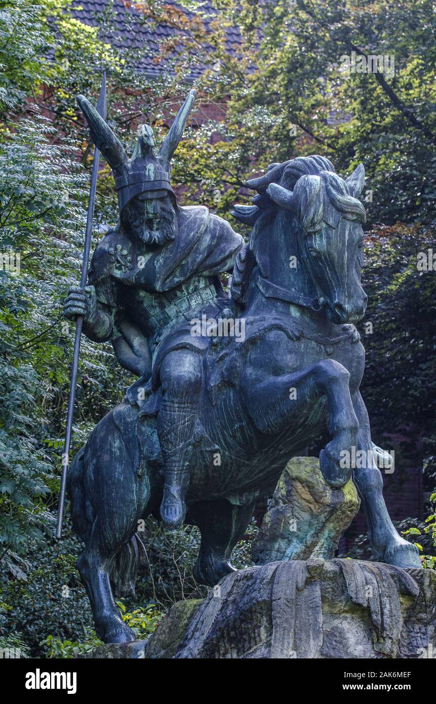 Herford: Wittekinddenkmal (auch Widukind-Denkmal) auf dem Wilhelmsplatz ...