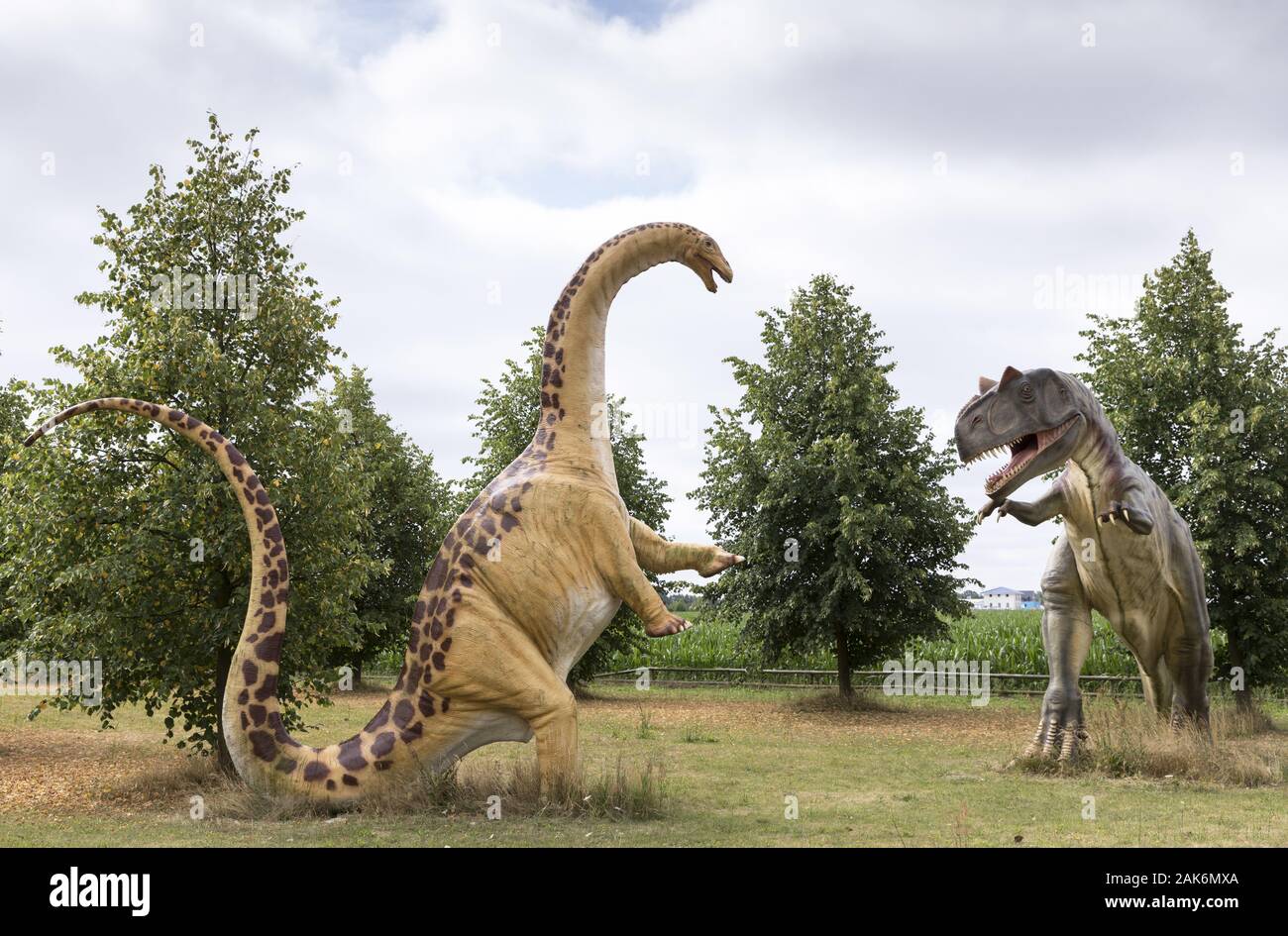 Uetze: Dinosaurier im Freizeitpark "Erse Park", Lueneburger Heide ...