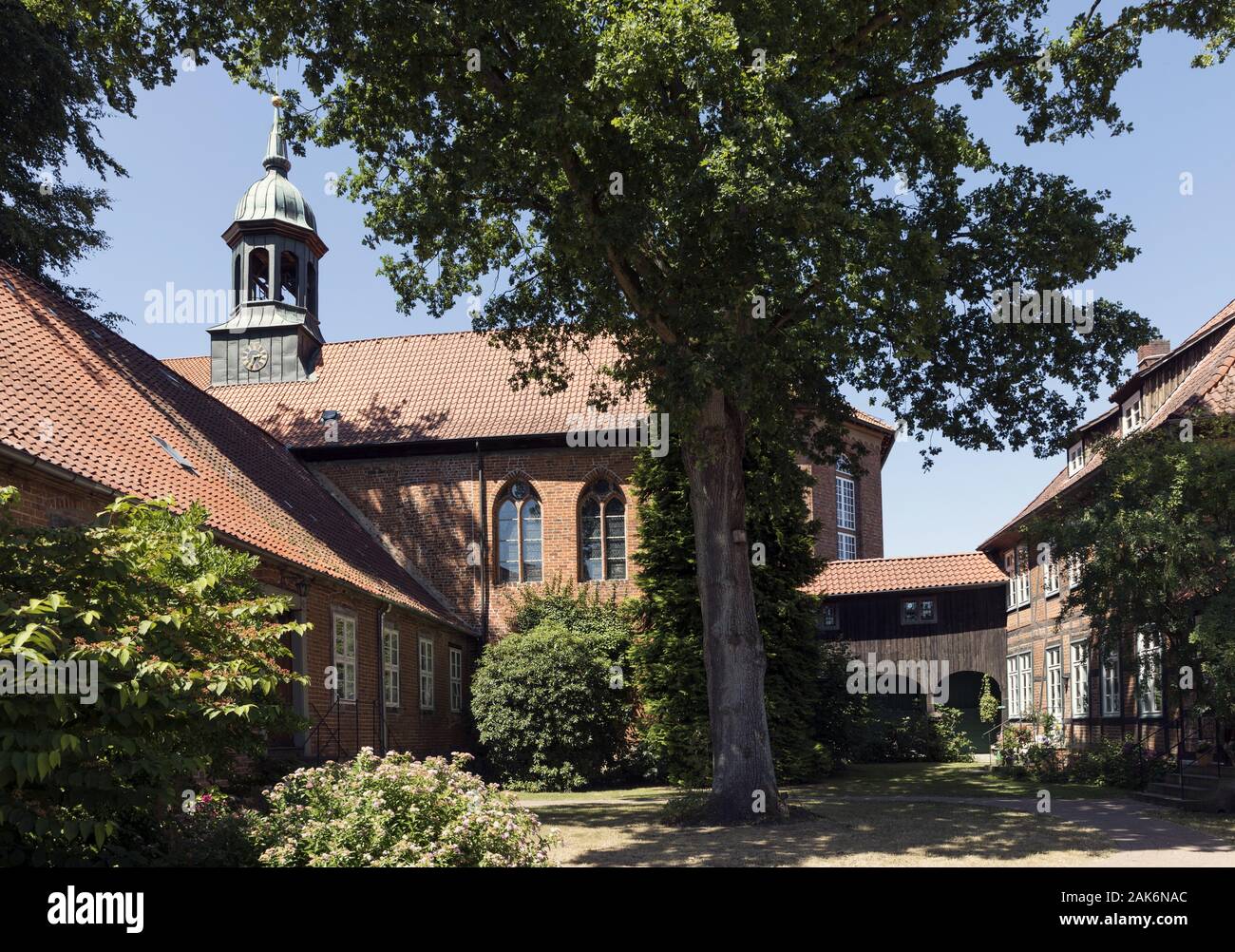 Walsrode: Kloster Walsrode am Kirchplatz, Lueneburger Heide | usage ...