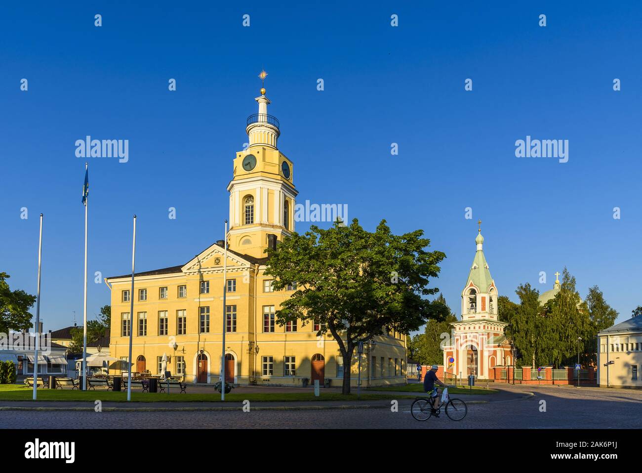 Hamina: Rathaus im Stadtzentrum, Finnland | usage worldwide Stock Photo ...