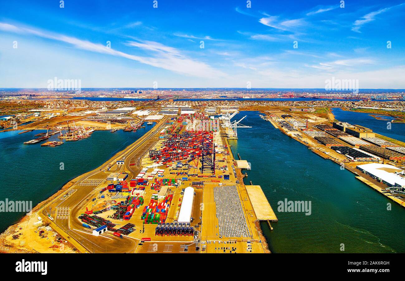 Newark container terminal hi-res stock photography and images - Alamy