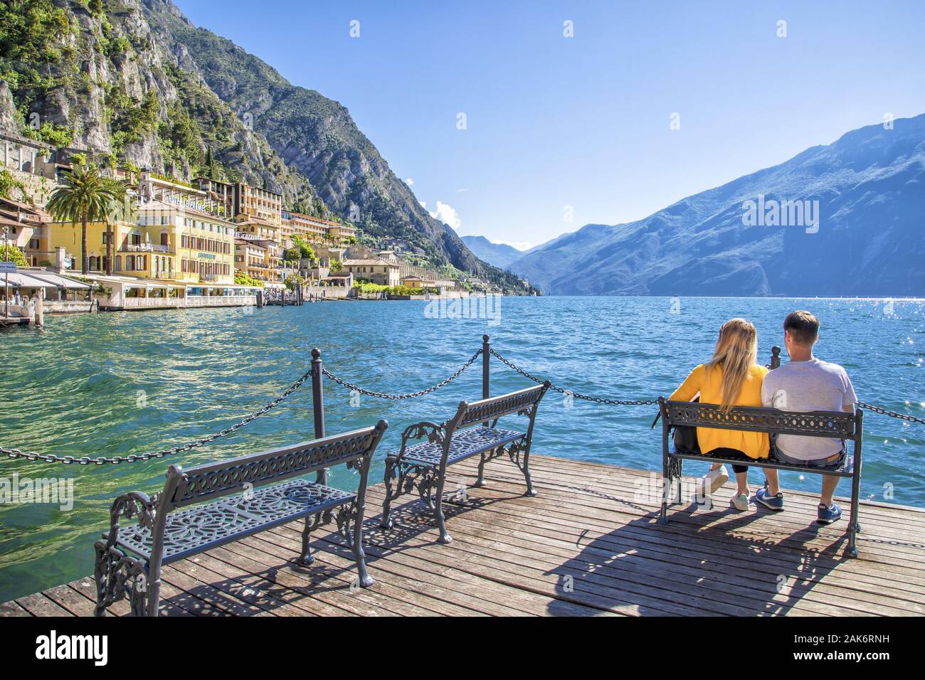 Lombardei/Limone: Alter Hafen Porto Vecchio, Gardasee | usage worldwide Stock Photo - Alamy
