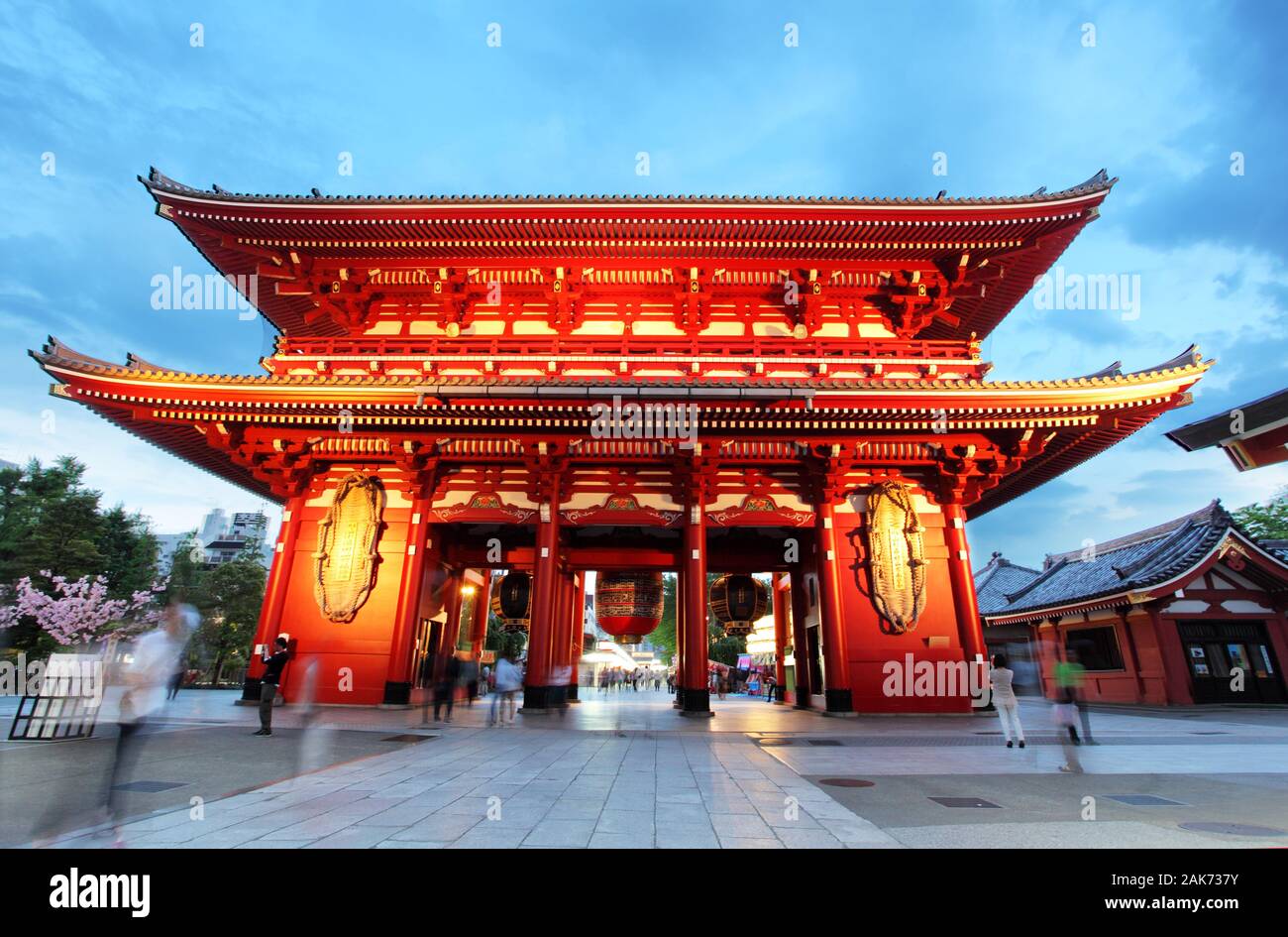 Most famous temple in tokyo senso ji temple at night hi-res stock ...