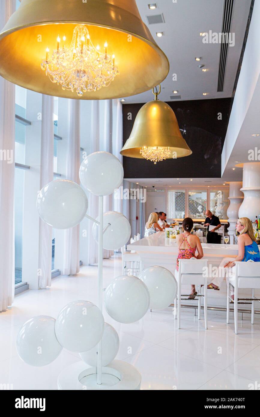 Lobby bar bars hi-res stock photography and images - Alamy