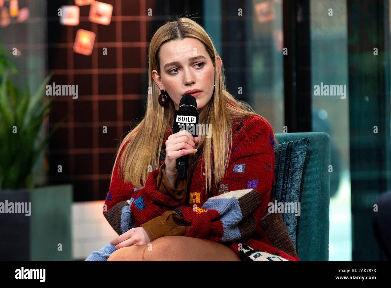 Victoria pedretti 2020 hi-res stock photography and images - Alamy