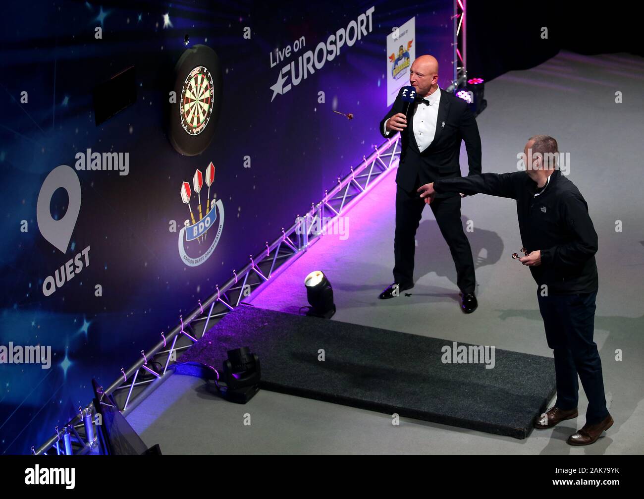 Former darts player hi-res stock photography and images - Alamy