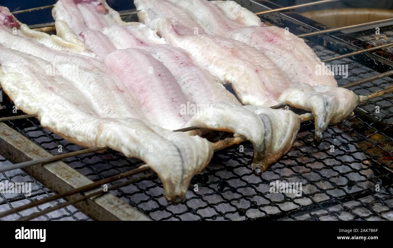Japan fish grill hi-res stock photography and images - Alamy