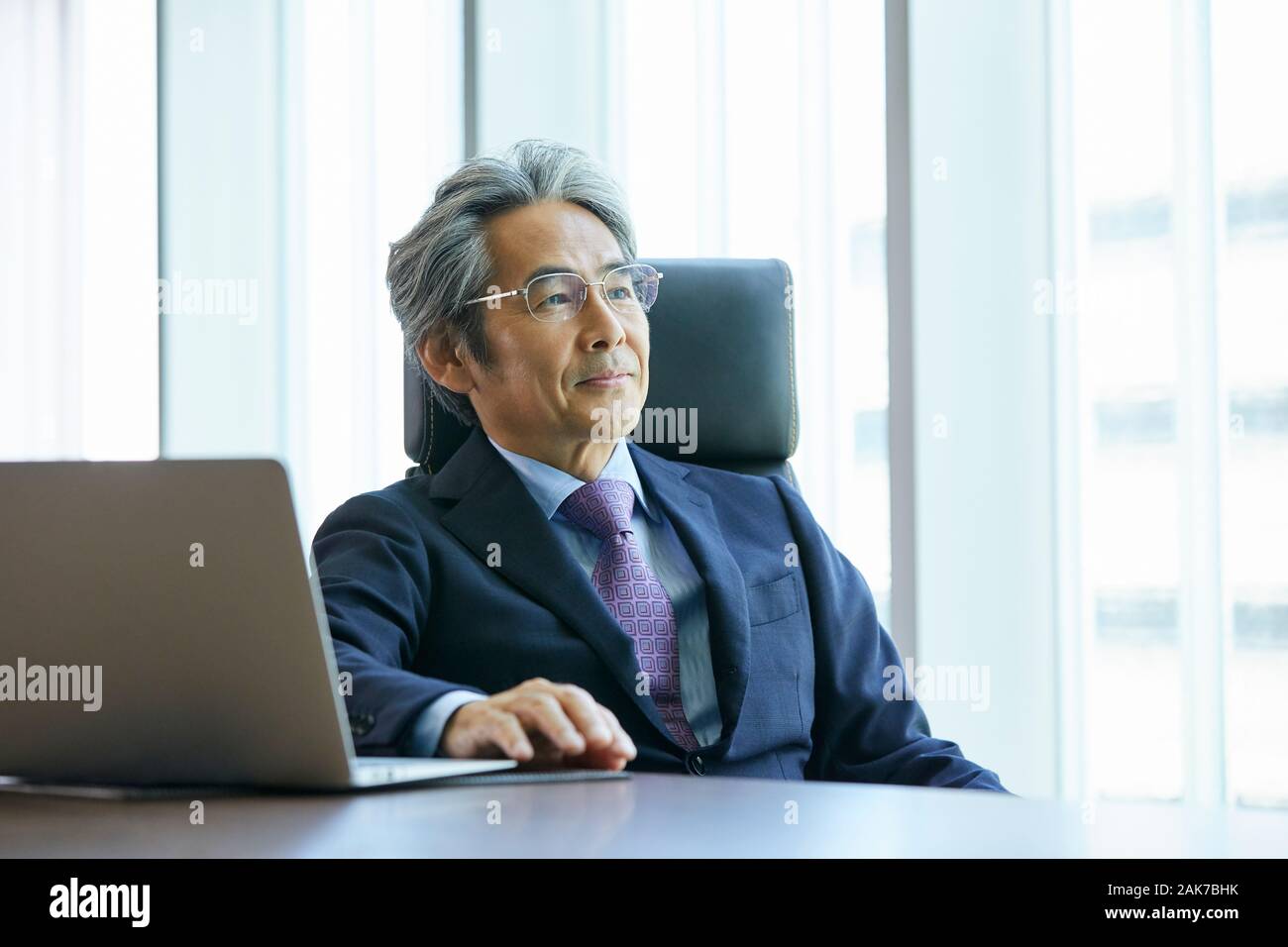 Senior Japanese businessman Stock Photo - Alamy