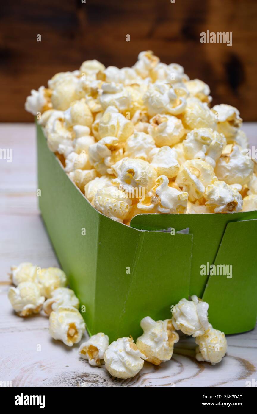 Green white popcorn bucket hi-res stock photography and images - Alamy
