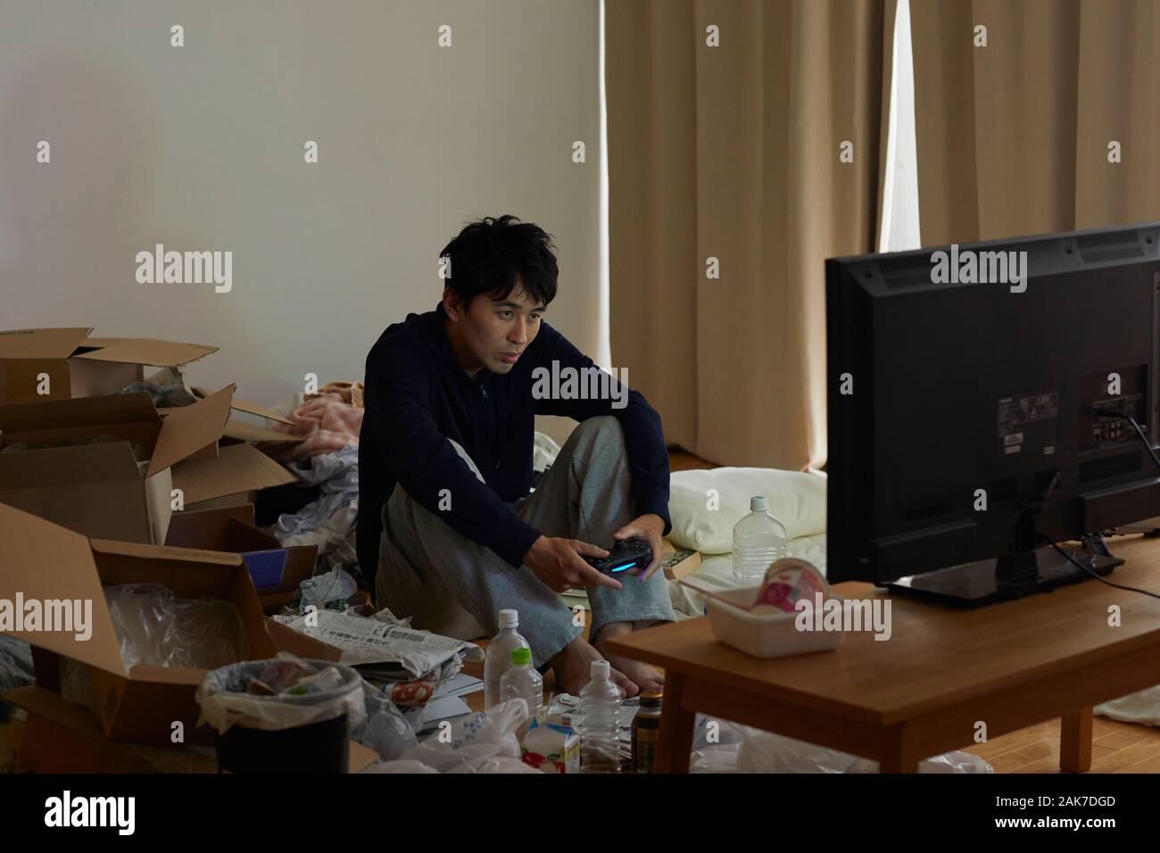 Hikikomori hi-res stock photography and images - Alamy