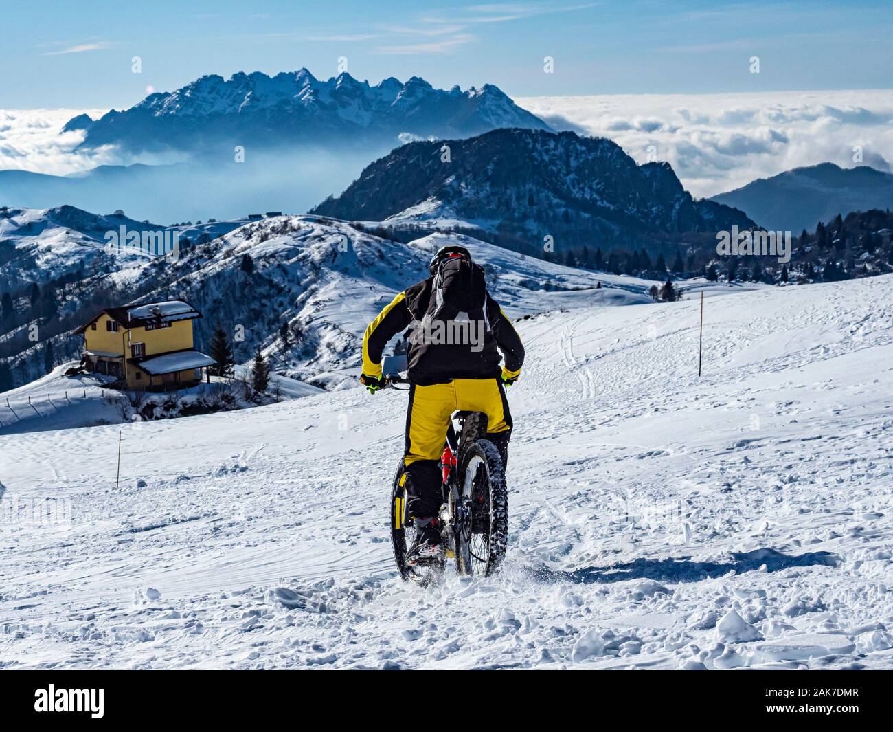Male cyclist fat mountain hi-res stock photography and images - Alamy
