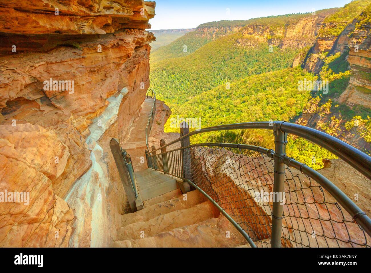 The Giant Stairway, a spectacular trail to Jamison Valley descending ...