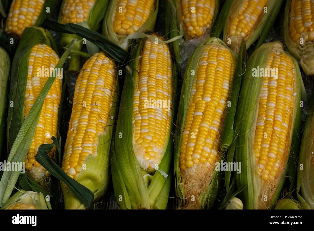 Sweetcorn market hi-res stock photography and images - Alamy