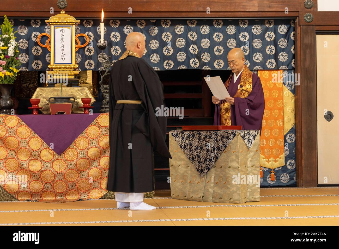 Japanese buddhist ceremony hi-res stock photography and images - Alamy