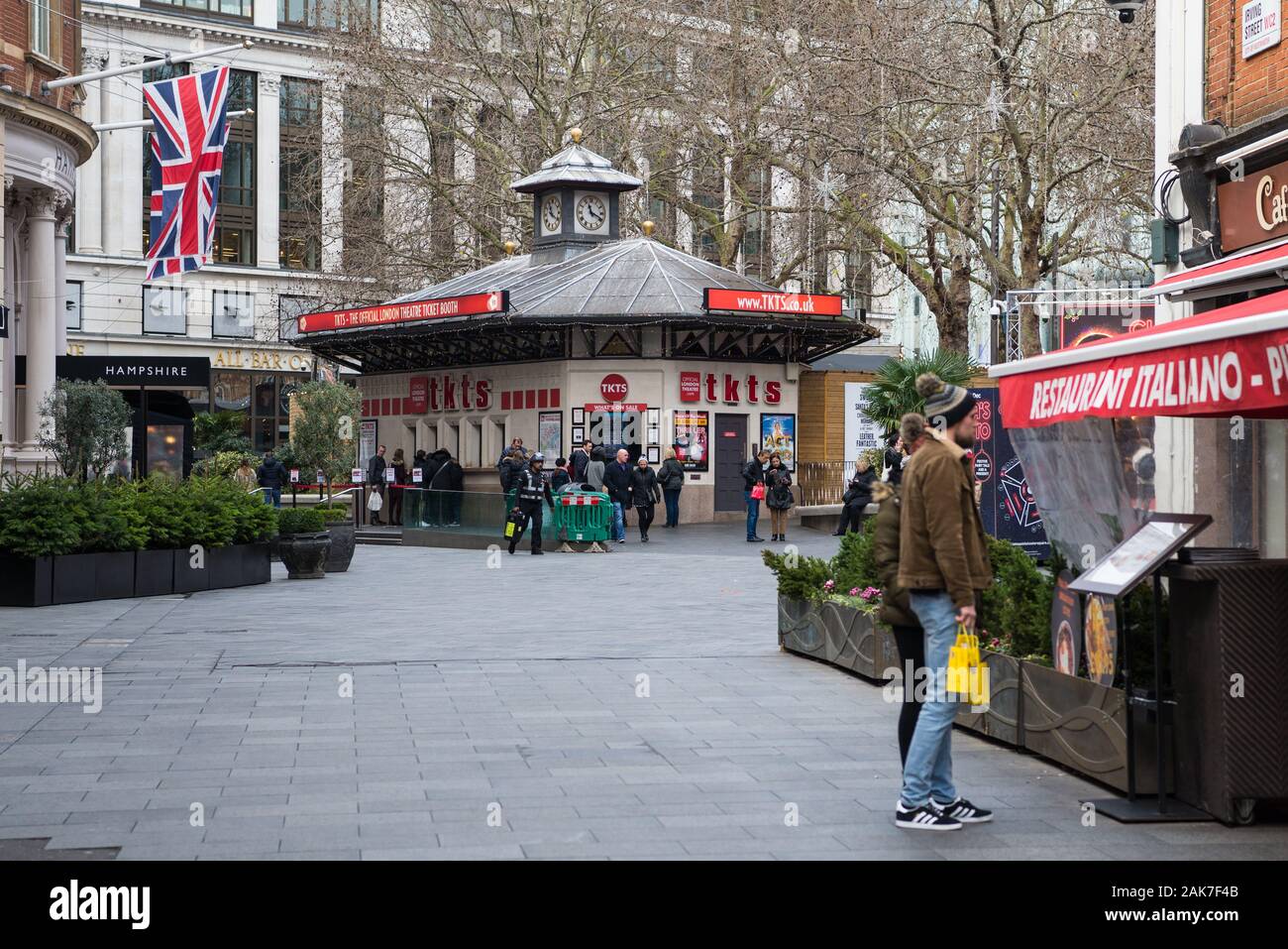 The TKTS ticket booth in Leicester Square, London, England, UK Stock ...