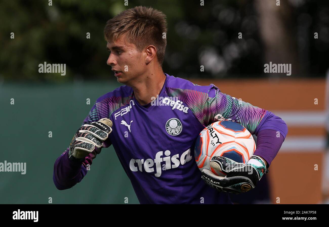 SÃO PAULO, SP - 07.01.2020: TREINO DO PALMEIRAS - Goalkeeper Bruno from ...