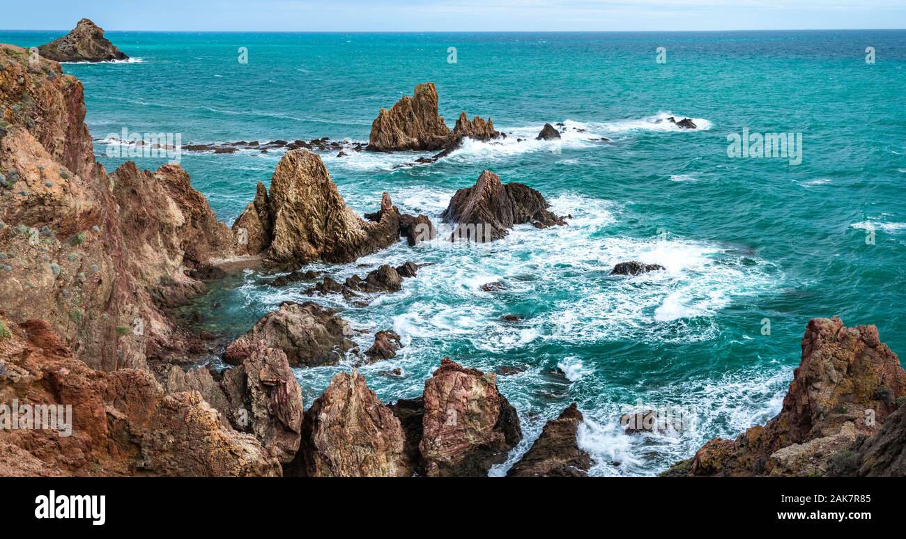 Reef waves hi-res stock photography and images - Alamy