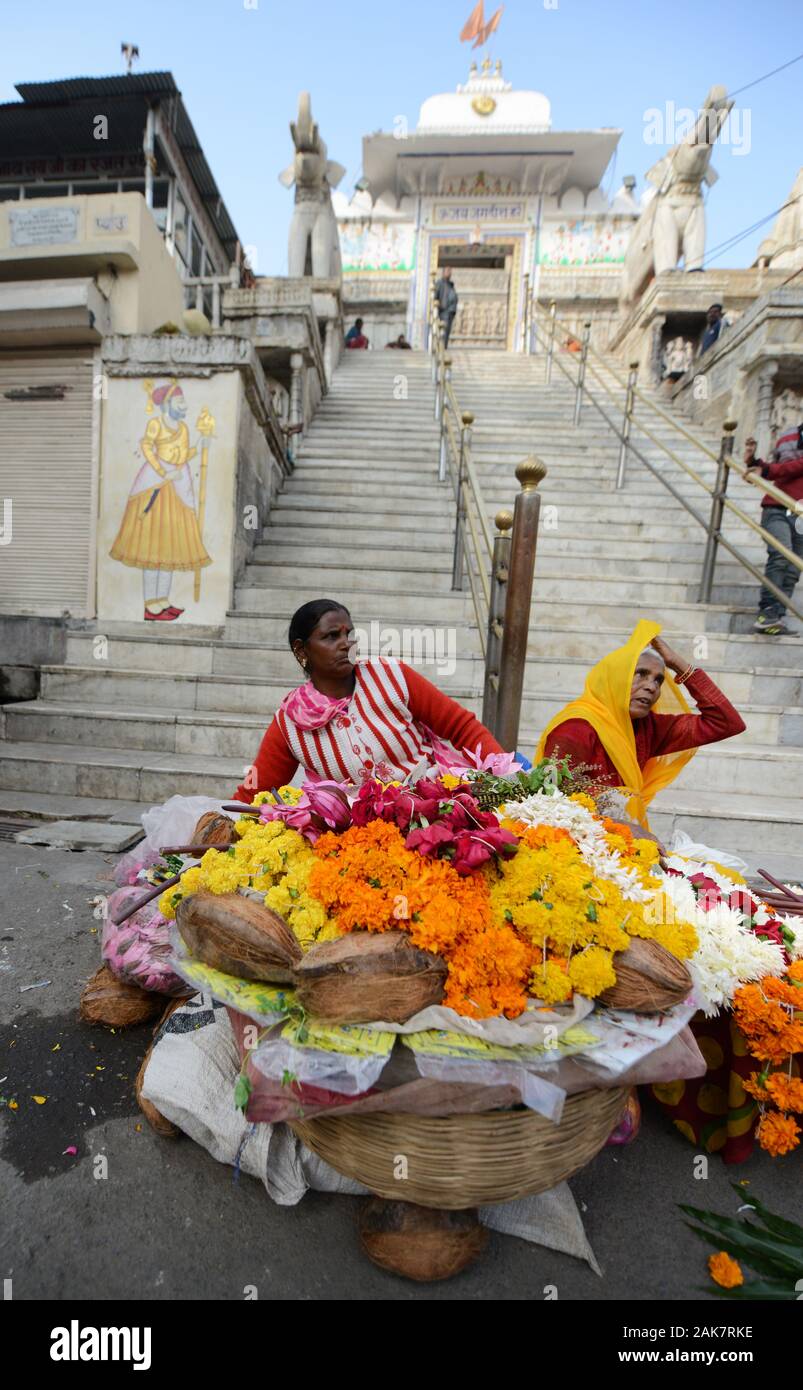 Flower vendor outside the temple hi-res stock photography and images ...