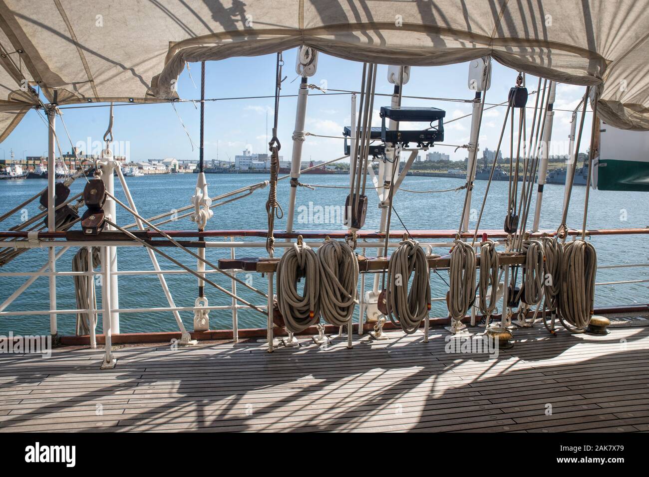 Deck training hi-res stock photography and images - Alamy