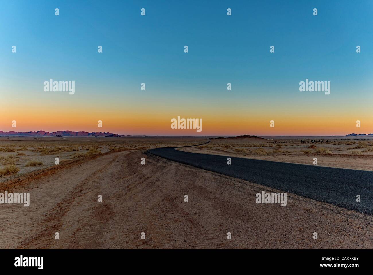 Early morning desert scenes hi-res stock photography and images - Alamy