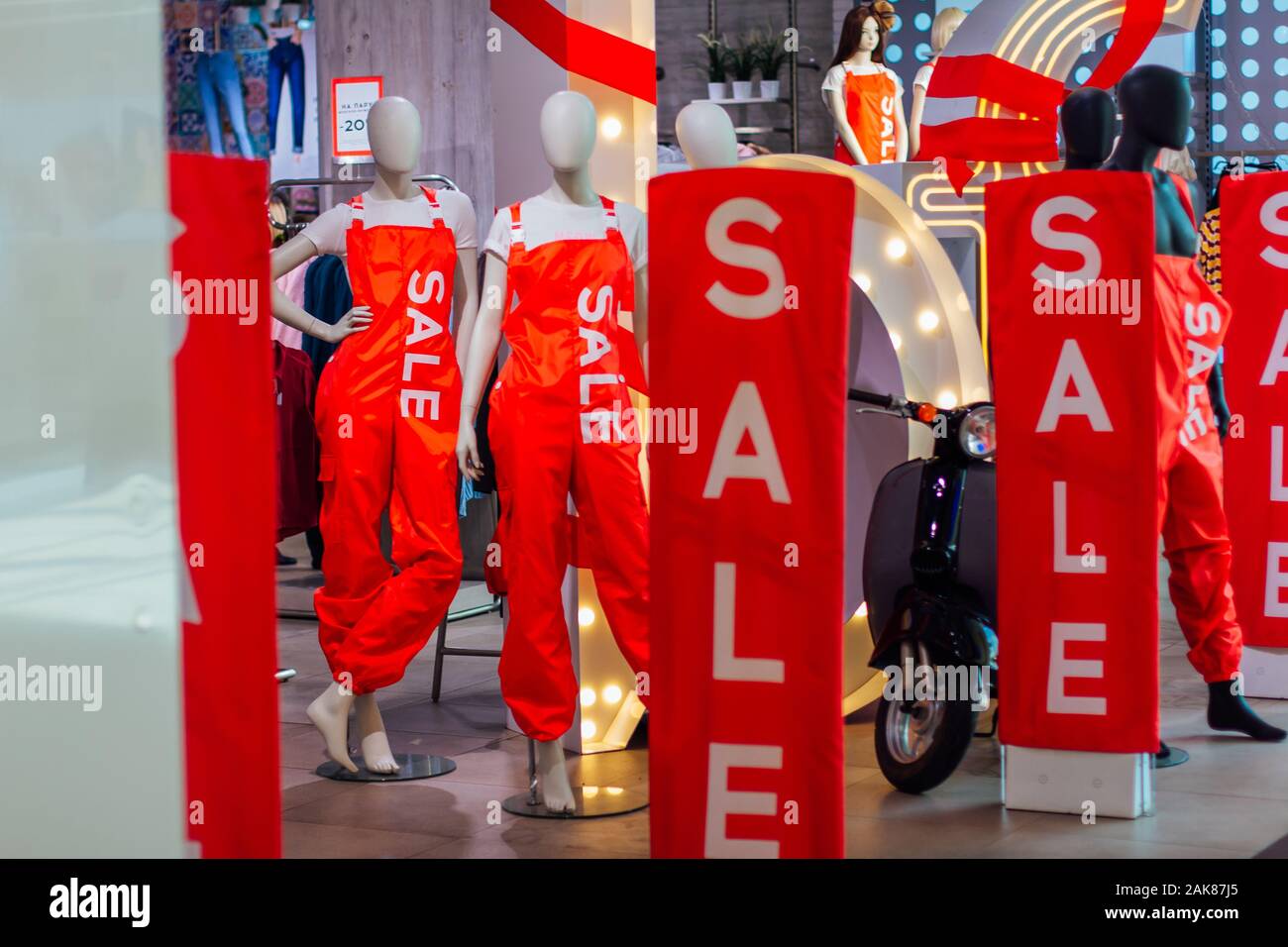 Entrance in shop with a sale sign Stock Photo - Alamy