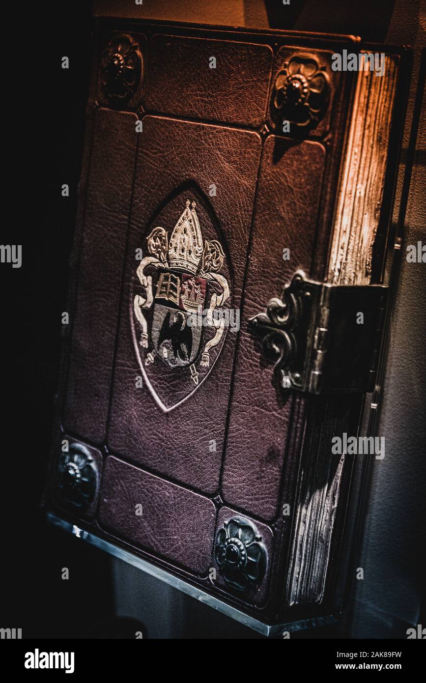 Ancient golden bible cover hi-res stock photography and images - Alamy