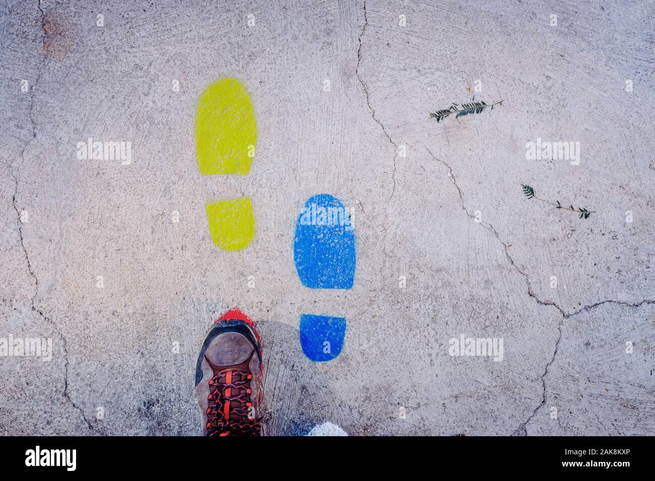 Footsteps marks hi-res stock photography and images - Alamy