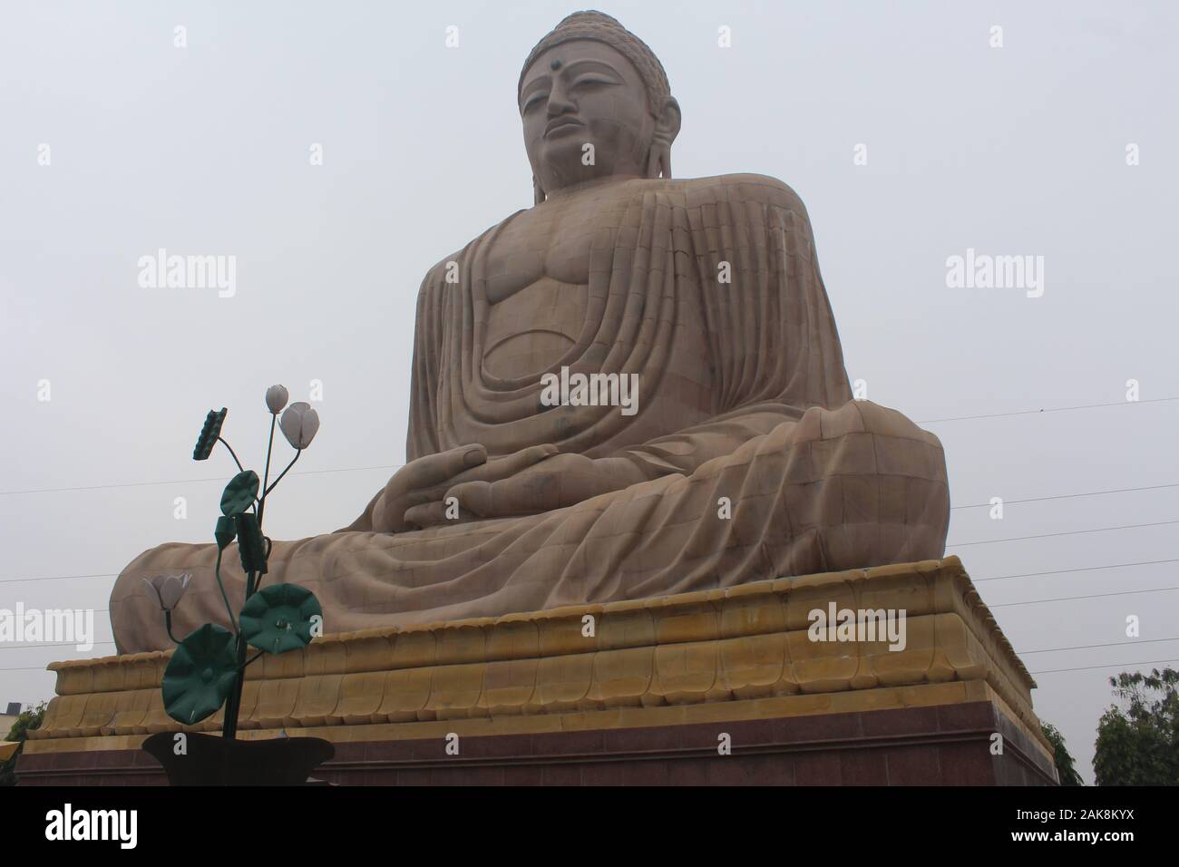 Buddha statue at bodh gaya, bihar, india Stock Photo - Alamy