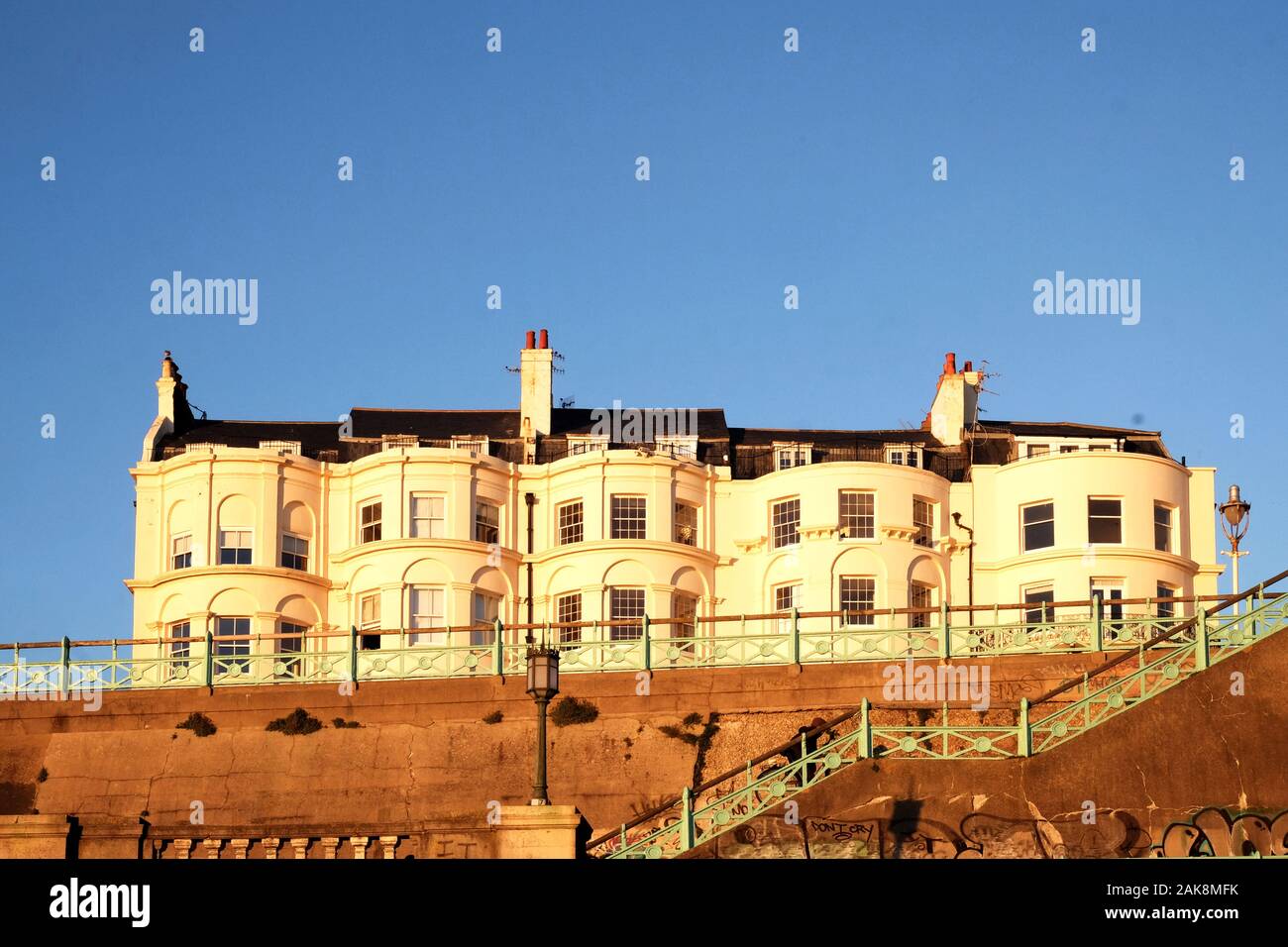 Raised beach house hi-res stock photography and images - Alamy
