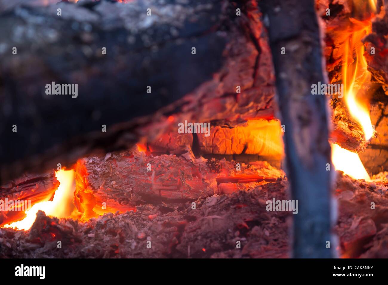 Close up burning bonfire hi-res stock photography and images - Alamy