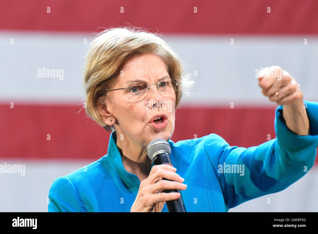 Presidential Candidate Senator Elizabeth Warren speaks during a ...