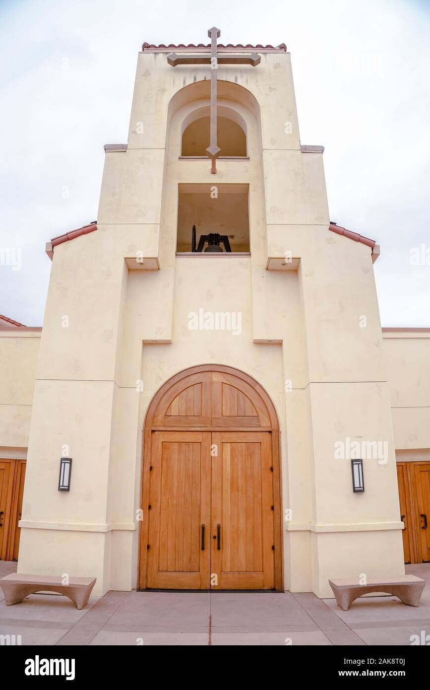 Catholic church exterior modern hi-res stock photography and images - Alamy