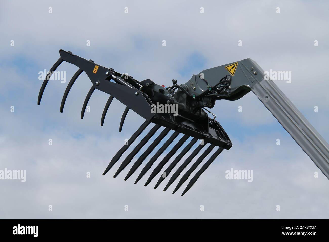 Tractor grab hi-res stock photography and images - Alamy