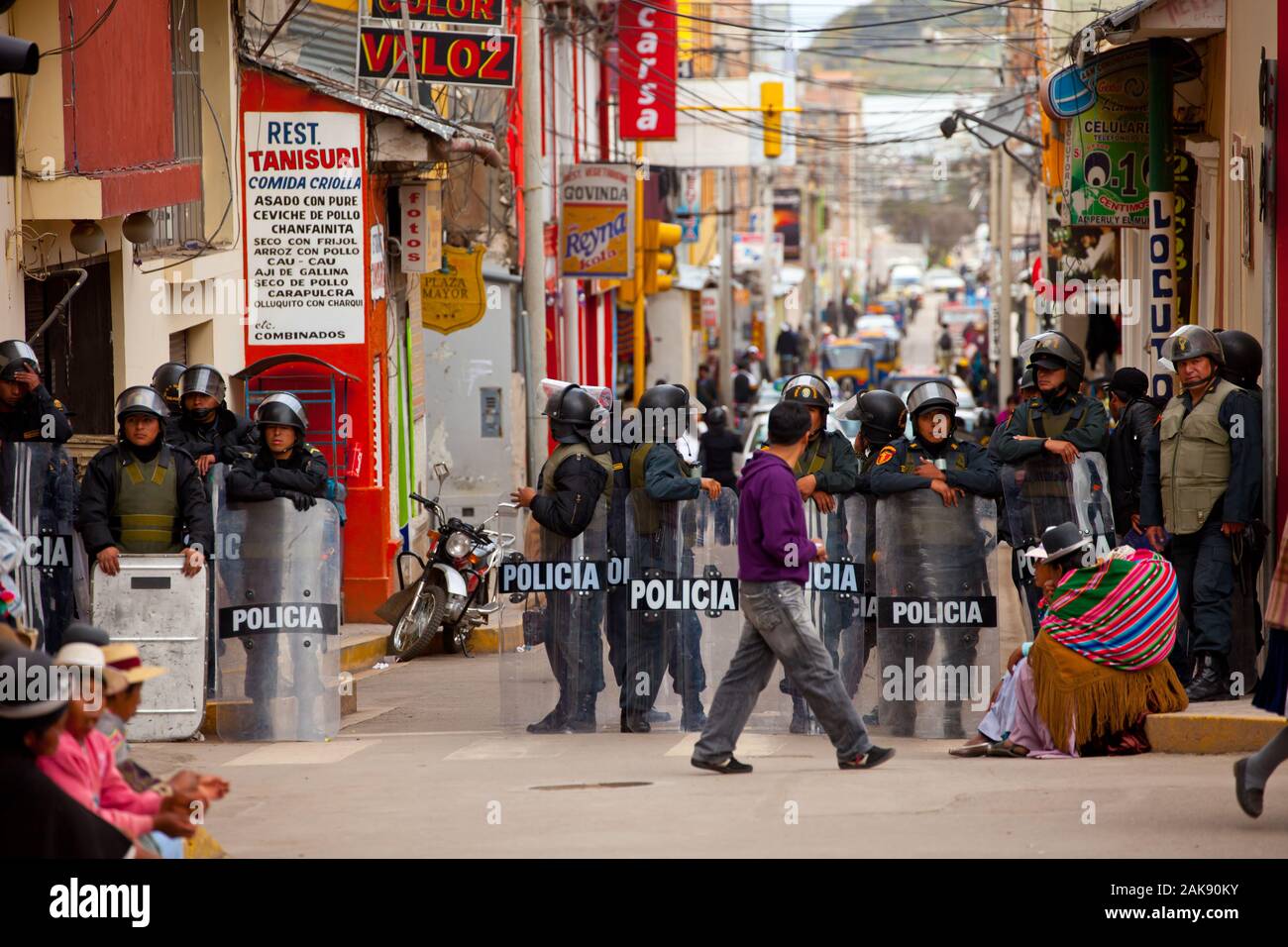 Inca shield hi-res stock photography and images - Alamy