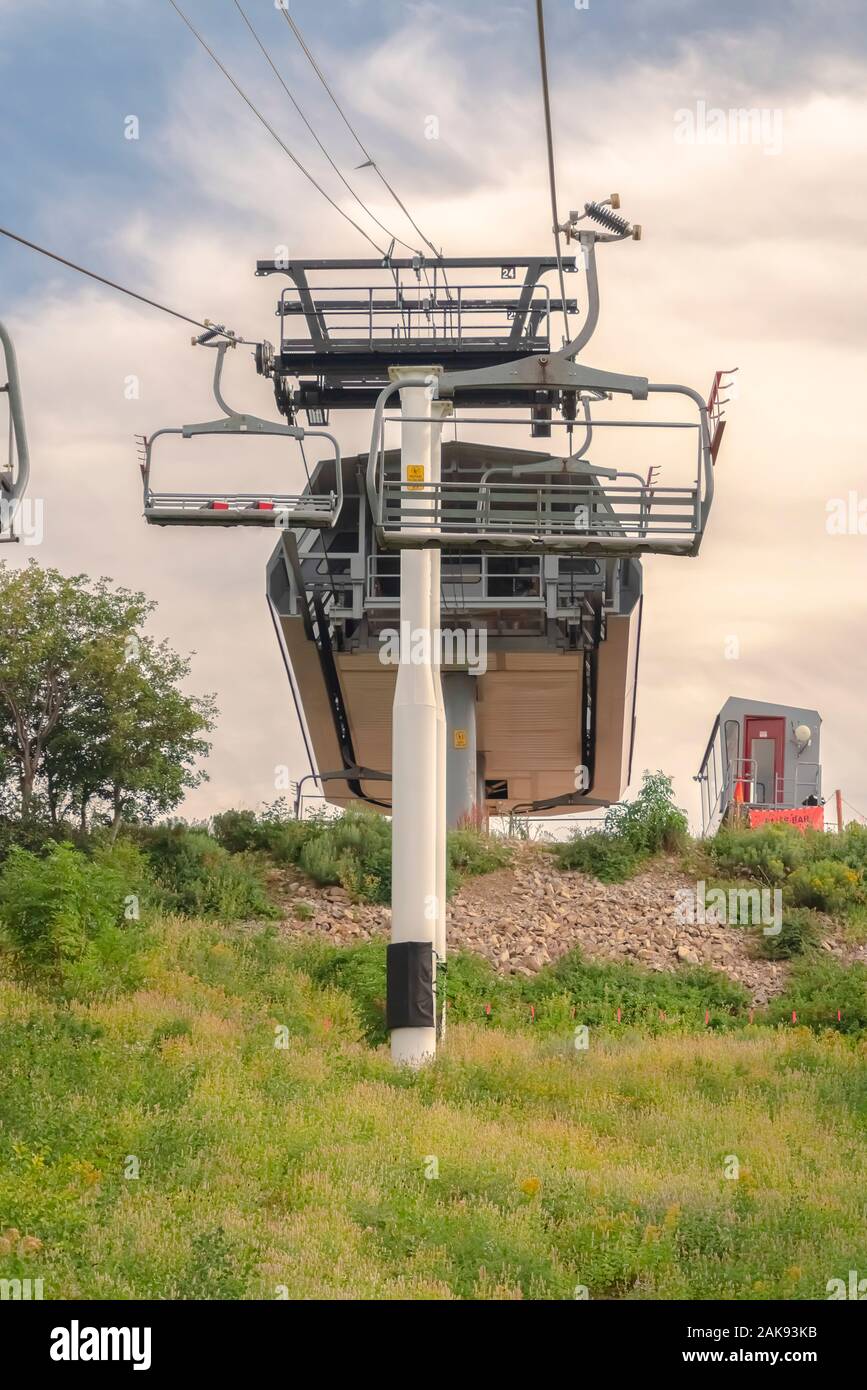 Chairlift top terminal hi-res stock photography and images - Alamy