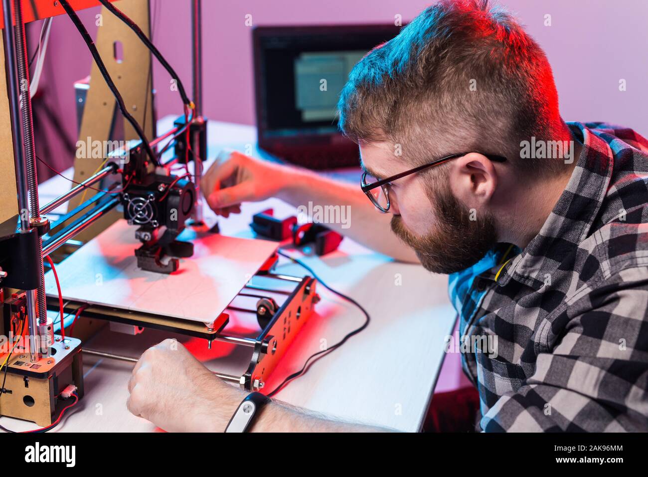 Male designer creating 3d model hi-res stock photography and images - Alamy