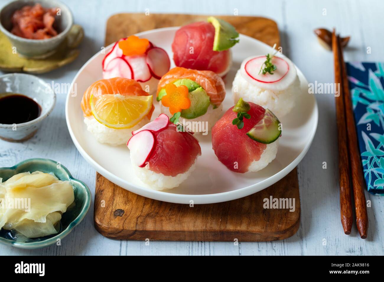 Temari sushi balls with salmon, tuna and vegetables Stock Photo - Alamy