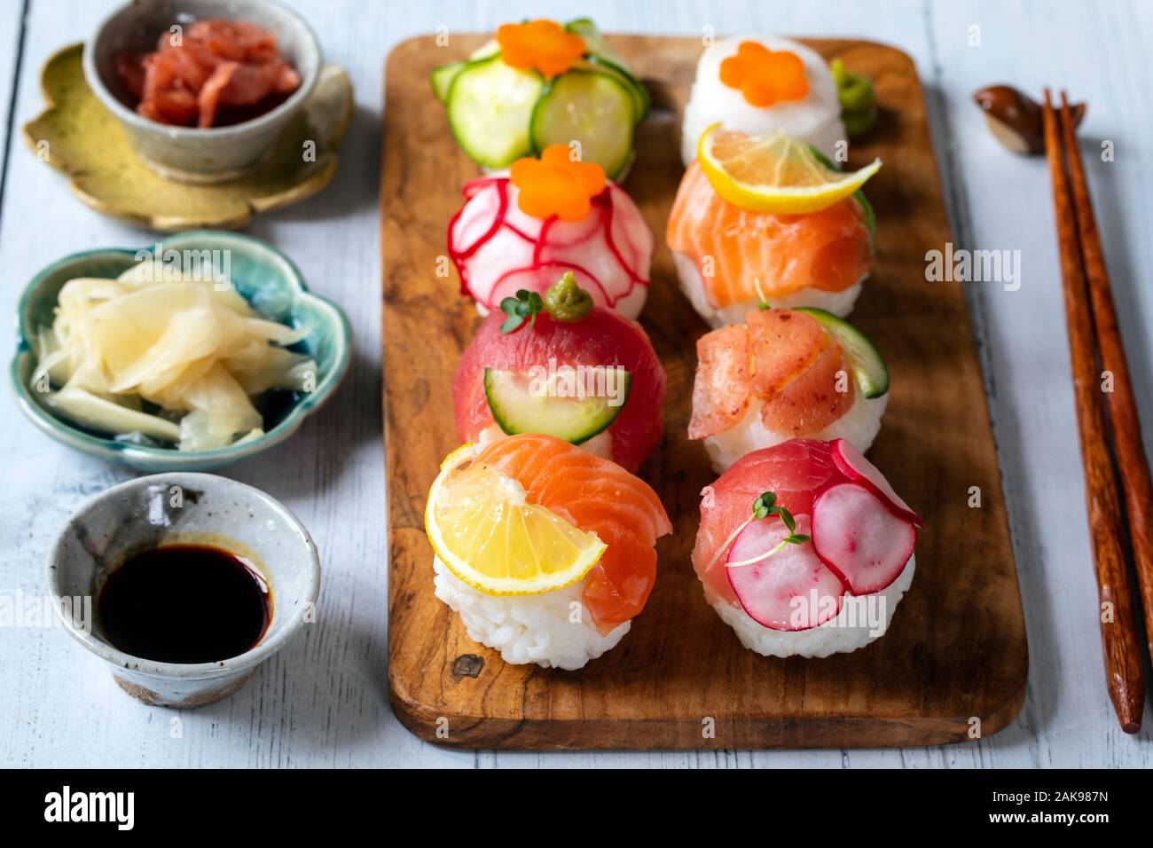 Temari sushi balls with salmon, tuna and vegetables Stock Photo - Alamy